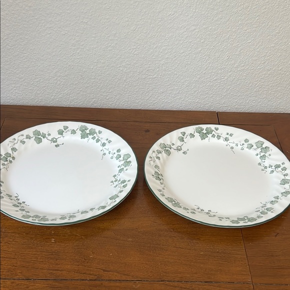 Corelle | Dining | Set Of 2 Callaway Corning By Corelle Green Ivy ...